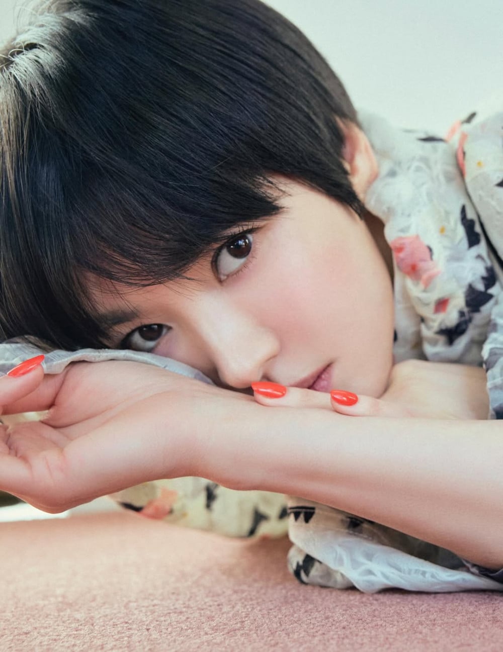 Song Hye Kyo posts unexpected adorable missing-tooth childhood photos ...