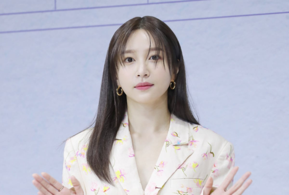 Hani in talks to return to acting after three years with new KBS2 ...