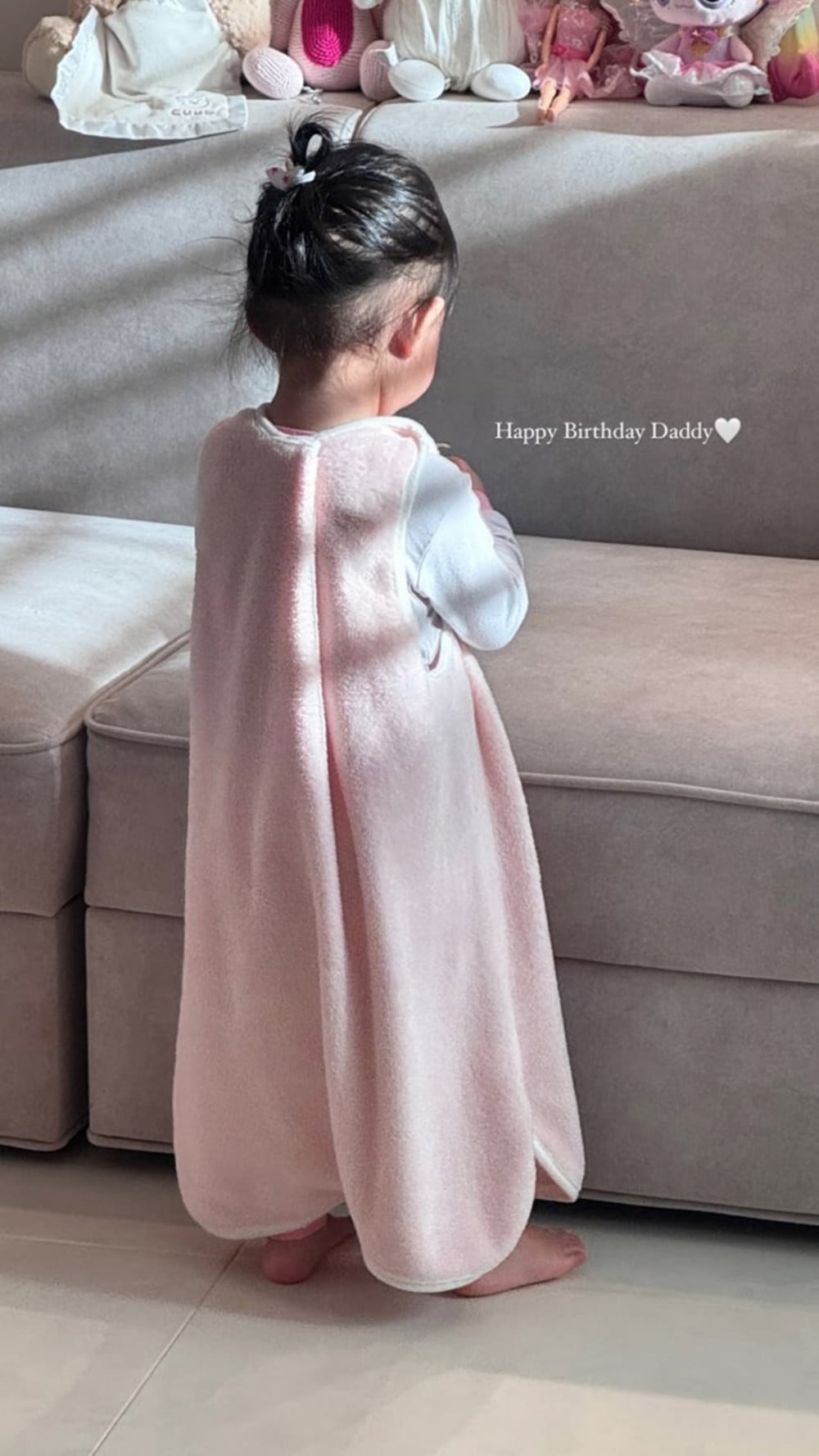 Lee Seung Gi and wife Lee Da In share warm family outing | allkpop