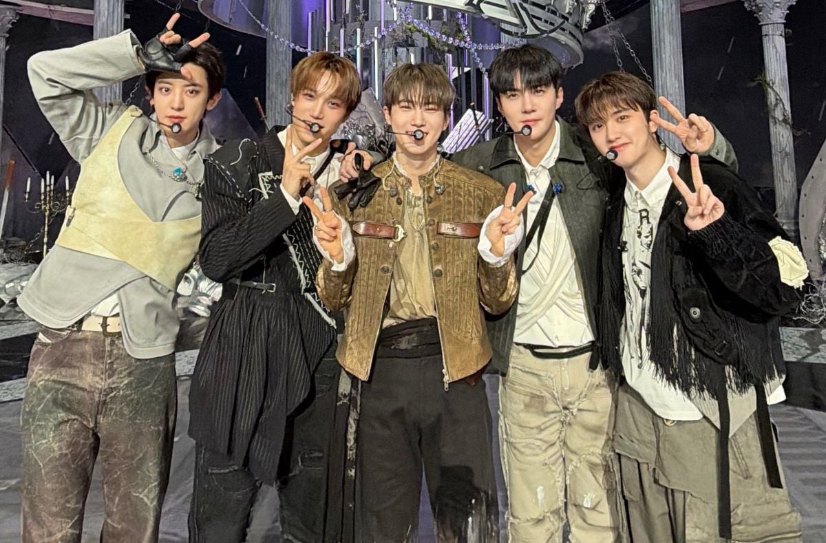 EXO goes viral for their 'ending fairy chaos' on 'Music Core' | allkpop