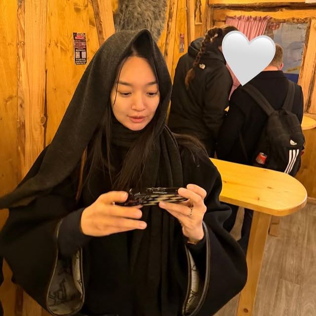 Shin Min Ah posts Europe honeymoon snaps, hinting at Kim Woo Bin behind ...